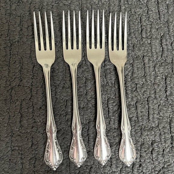Oneida | Dining | Oneida St Louis Stainless Dinner Forks 4 | Poshmark